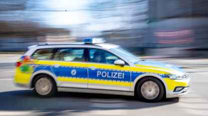 Unfall in Bremen-Walle: Autofahrerin kollidiert mit Straßenbahn